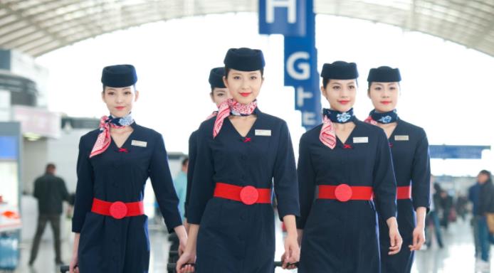 中国で客室乗務員が不足、航空会社は高待遇で募集中 - 中国経済新聞